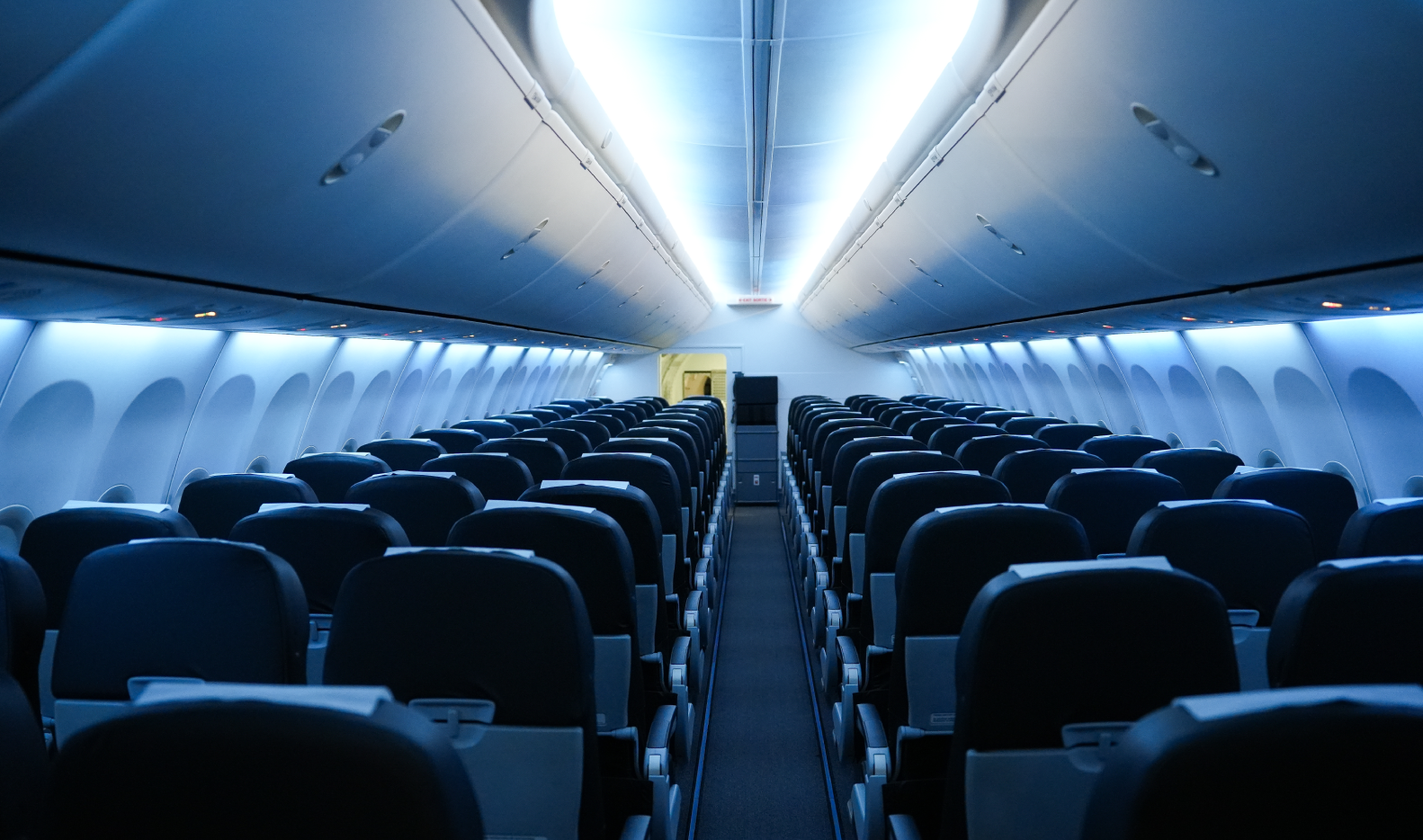 Boeing 737 800NG Combi | Air Inuit